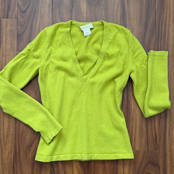 Michael Kors | Tops | Pistachio Green V Cut Top | Poshmark